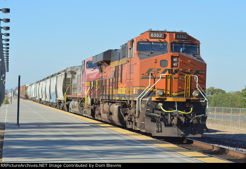 BNSF 8352
